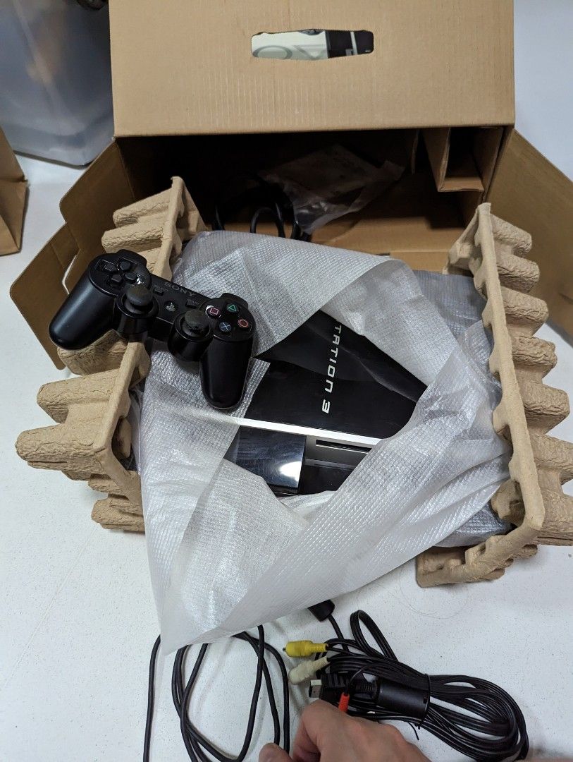 Ps3 console fat faulty but boxed with controller, Video Gaming, Video ...