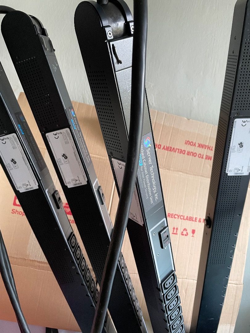 Rack PDU - ServerTech STV-4102K 7.3kW with 24 x C13 sockets, Computers ...