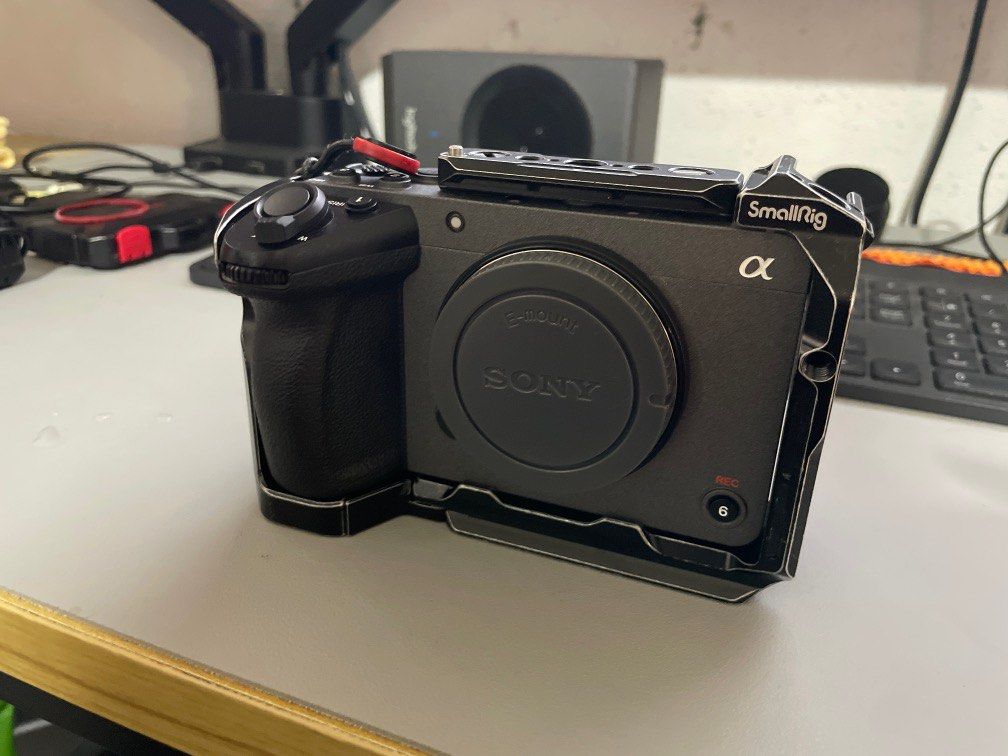 [RENT] Sony Fx30 with Small Rig Cage + Top Handle, Photography, Cameras ...