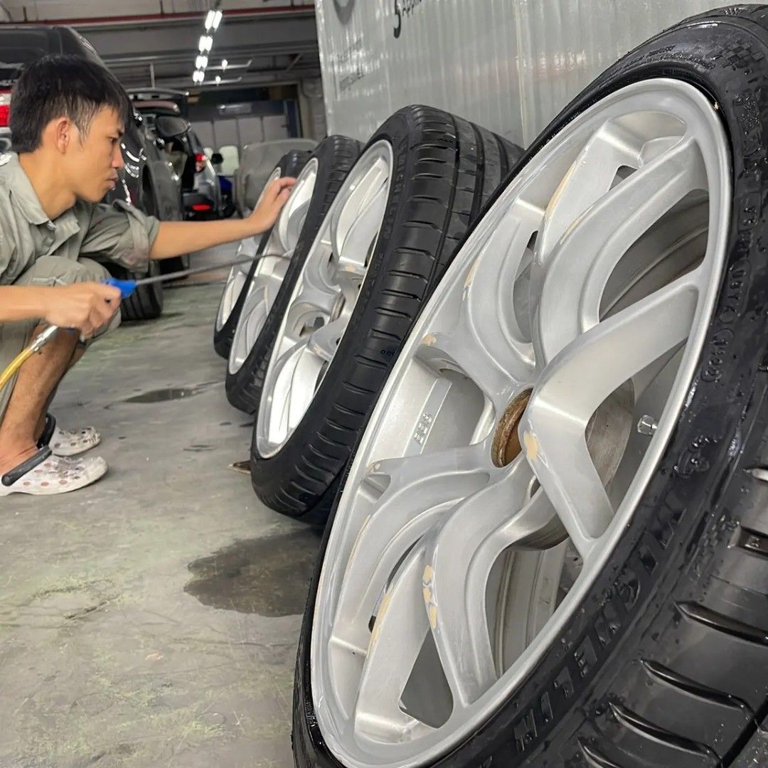 Respray rim from silver to gun metal color, Car Accessories, Tyres ...