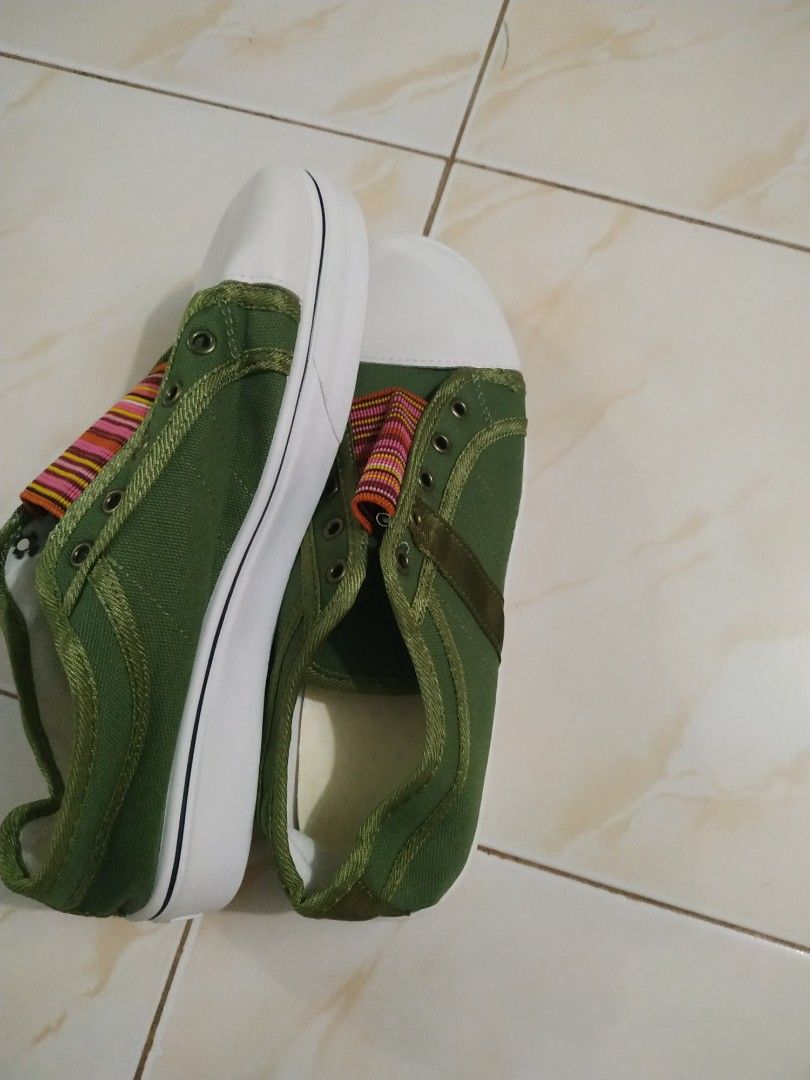 Sepatu vintage jadul sol karet empuk, Fesyen Pria, Sepatu , Sneakers di ...