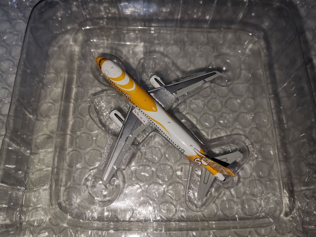 Singapore Scoot Airline Airbus A320-200 Model (1:400), Hobbies & Toys ...