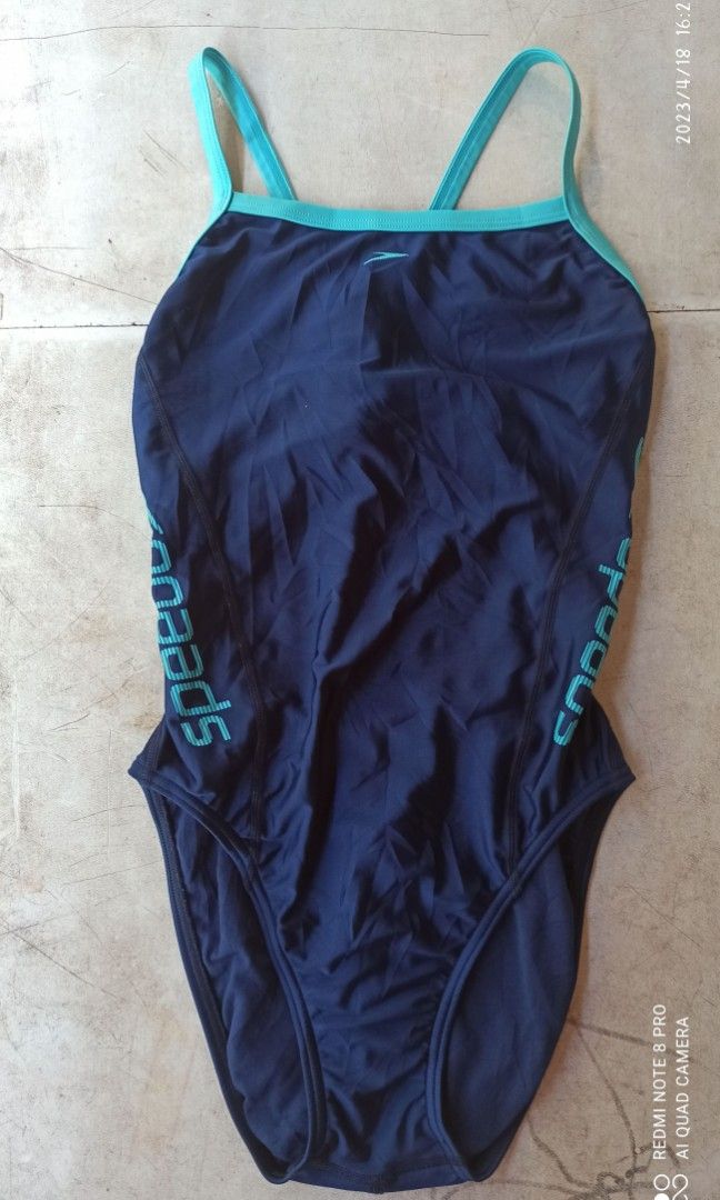 Speedo Women's Solid Logo Flyback Swimsuit, Women's Fashion, Swimwear ...