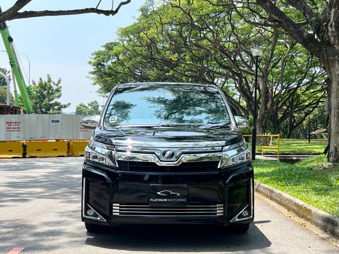 Toyota Voxy Hybrid 1.8 X (A), Cars, Used Cars on Carousell