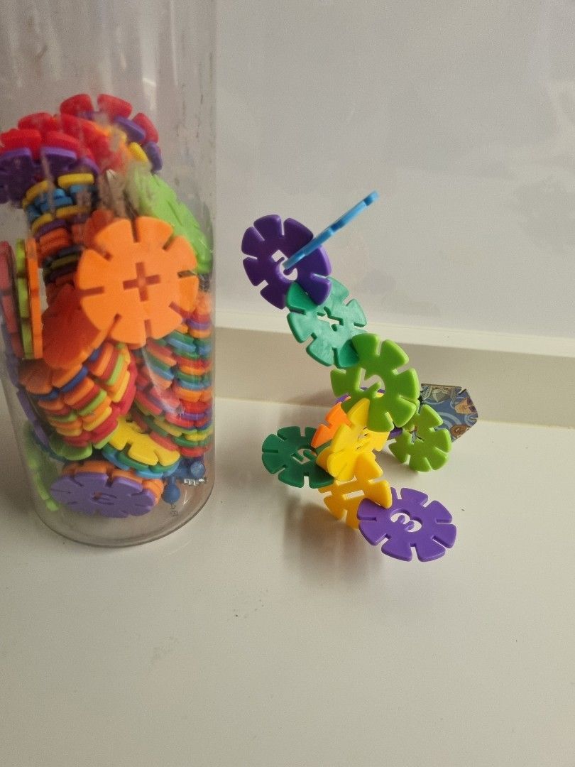 Train rails and puzzle, Hobbies & Toys, Toys & Games on Carousell