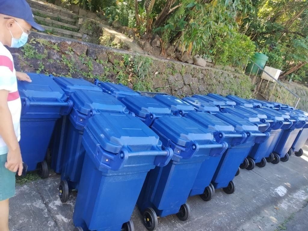 TRASH BIN ROLLER KING, Furniture & Home Living, Cleaning & Homecare ...