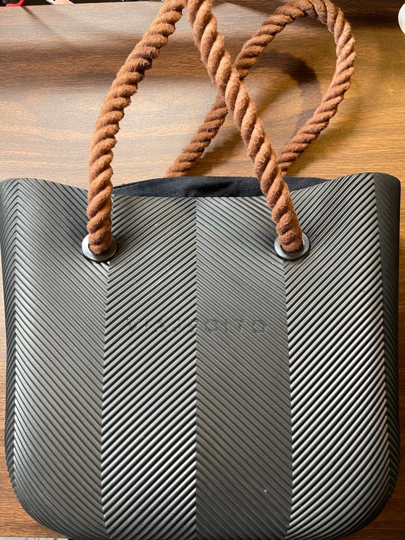 VIAJECITO Herringbone Midi Tote (Limited Edition), Women's Fashion ...