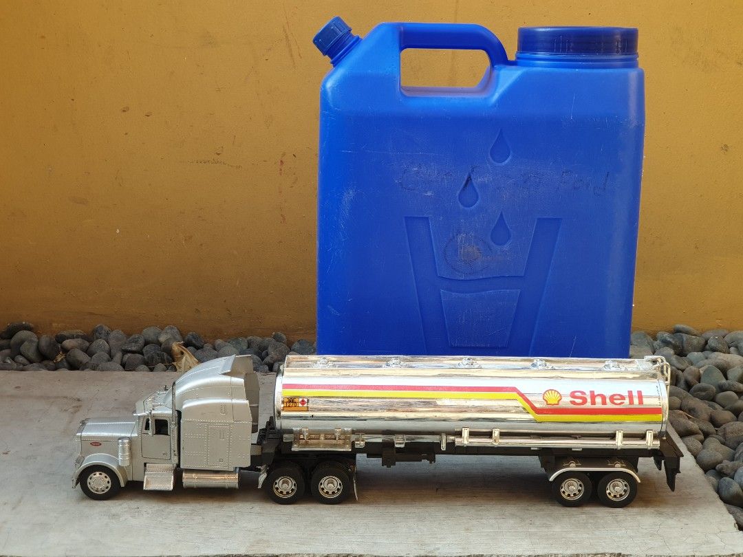 Vintage 1998 New Ray Shell Tanker Truck Peterbilt on Carousell