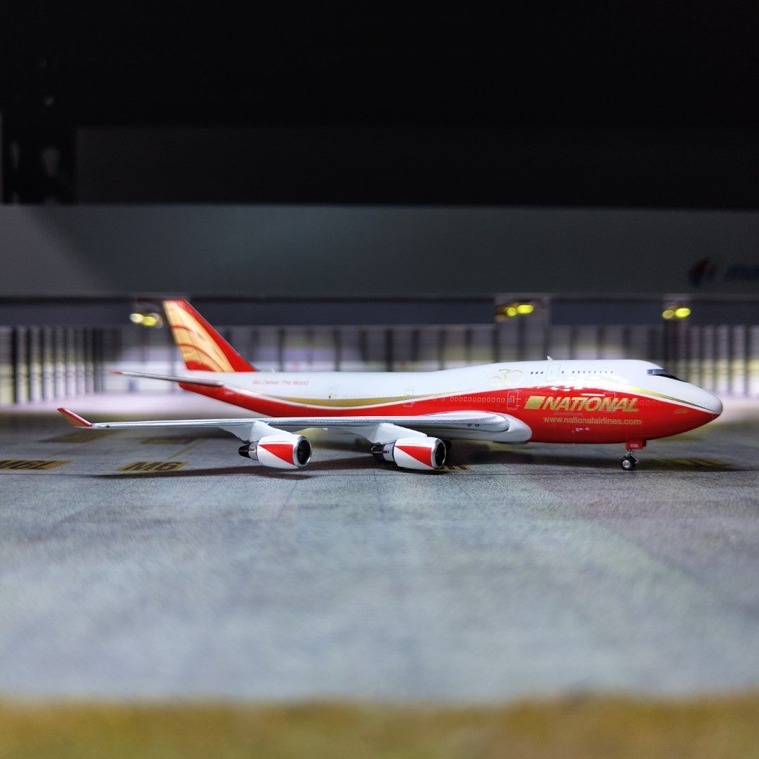 1:400 Phoenix National Airlines Boeing 747-400BCF, Hobbies & Toys ...