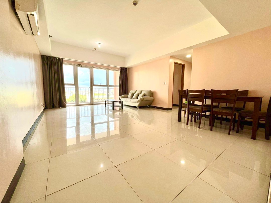 3 BEDROOM BIG UNIT IN VENICE LUXURY RESIDENCES on Carousell