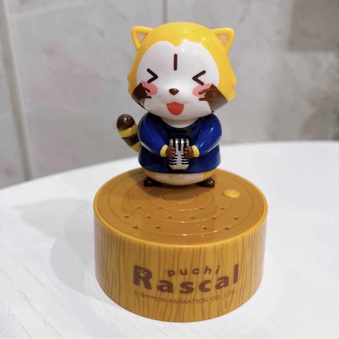 【7-ELEVEN】小浣熊 punchi Rascal 音樂公仔 麥克風小公仔 幾近全新, 書籍、休閒與玩具, 玩具、公仔、桌遊在旋轉拍賣