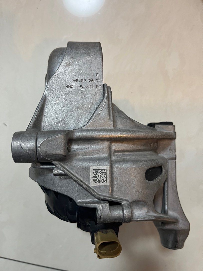 Audi Q7 2.0TFSI Quattro engine mount, Car Accessories, Accessories on ...