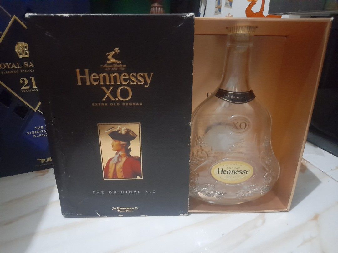 Botol kosong hennessy xo 700ml, Barang Yang Dicari di Carousell