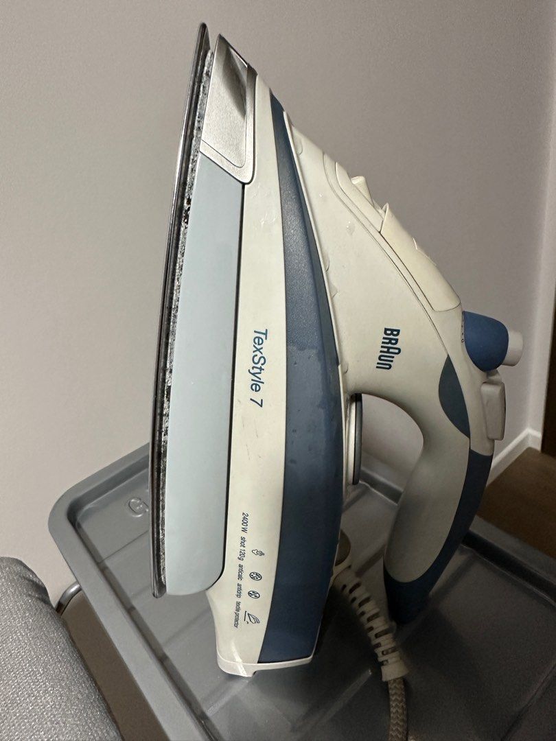 Braun TexStyle 7 Iron, TV & Home Appliances, Irons & Steamers on Carousell
