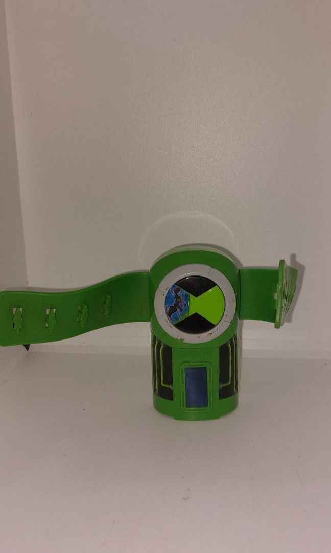 Cartoon Network Ben 10 Ultimare Alien Omnitrix Collectible Toy ...