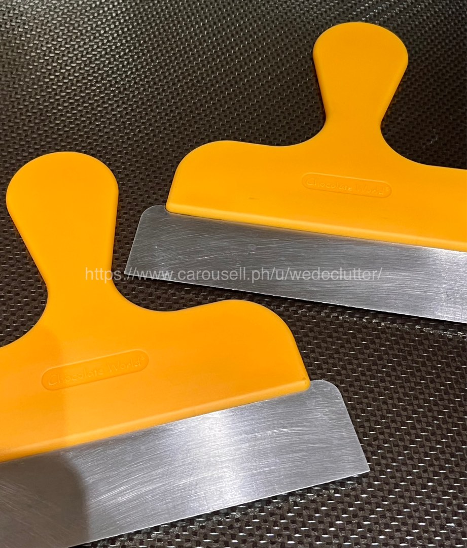 Chocolate World Scraper 20cm, Furniture & Home Living, Kitchenware ...