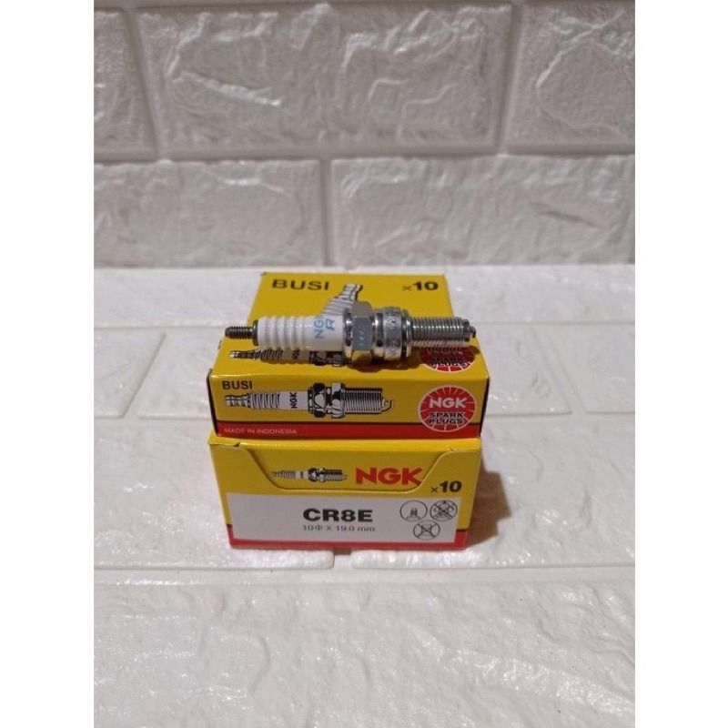 CR8E NGK SPARK PLUG Y15 / SNIPER150 / MXKING 150 / EXCITER 150 / T-150 ...