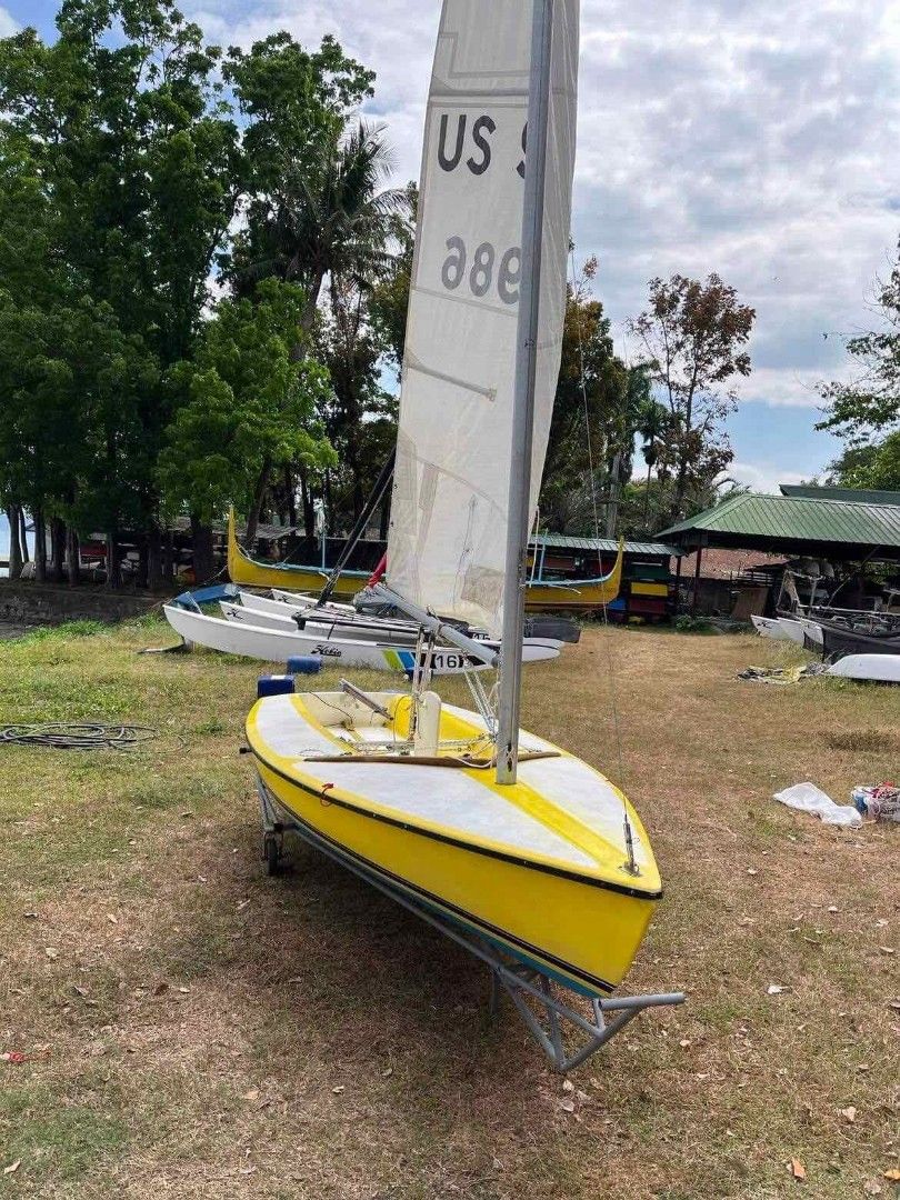 Cyclone 13 Sail Boat w/complete accessories on Carousell