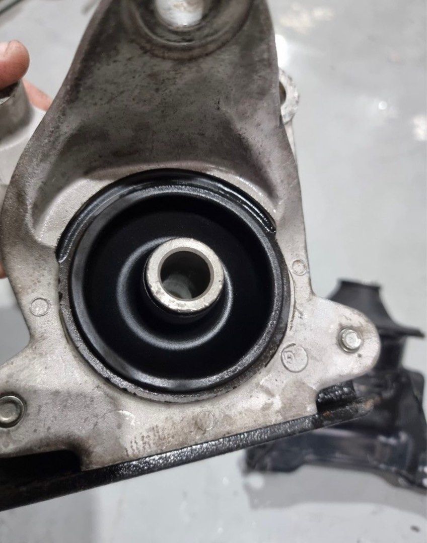 FD2R stock engine mounting, Car Accessories, Accessories on Carousell