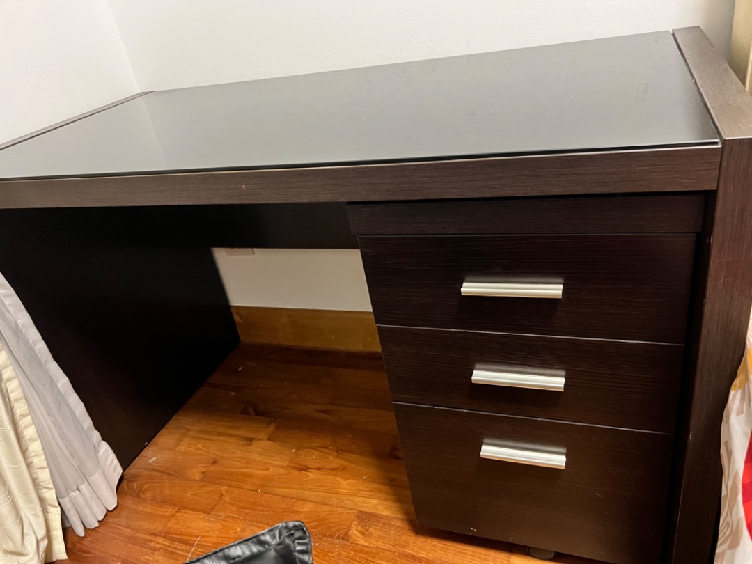 Free office desk( no drawers), Furniture & Home Living, Furniture ...