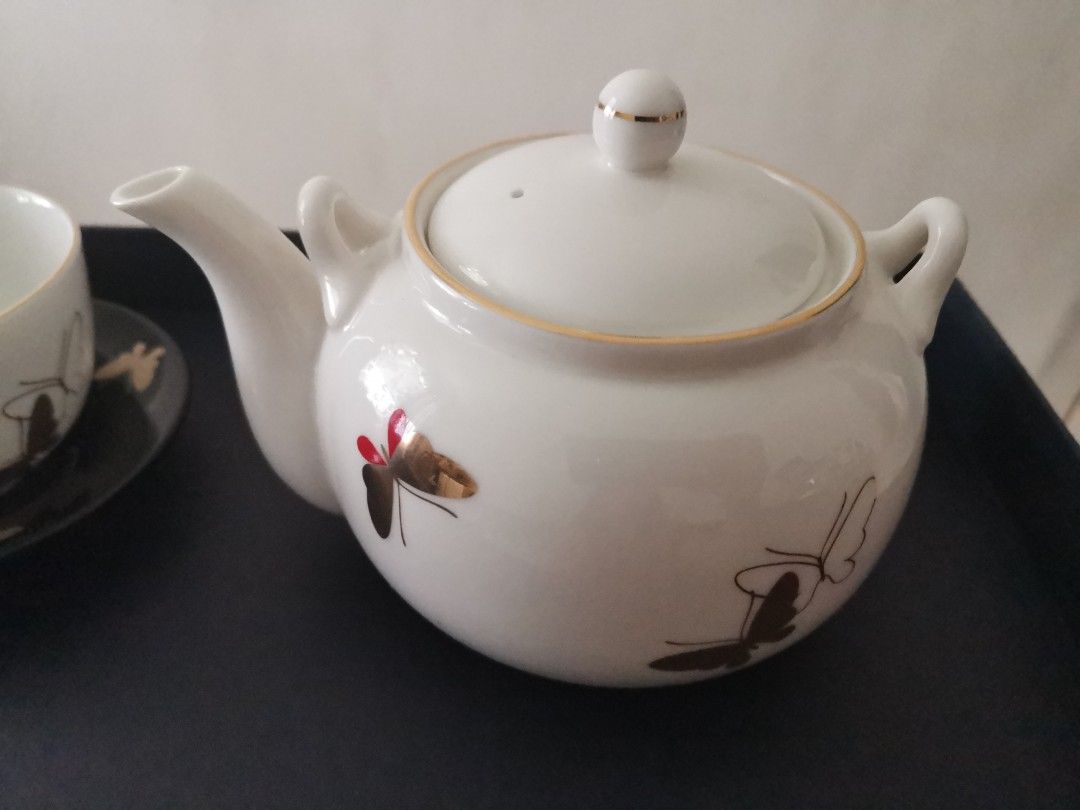 Hanae Mori Tea Set with saucers on Carousell