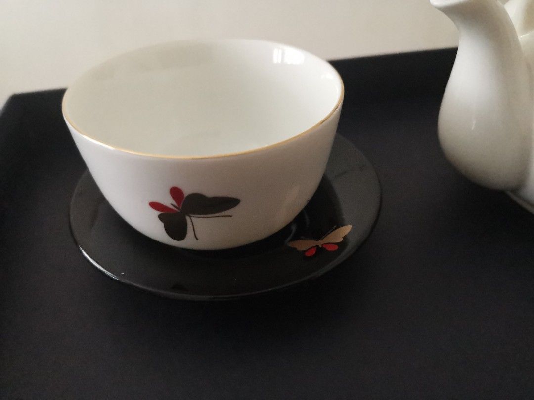 Hanae Mori Tea Set with saucers on Carousell