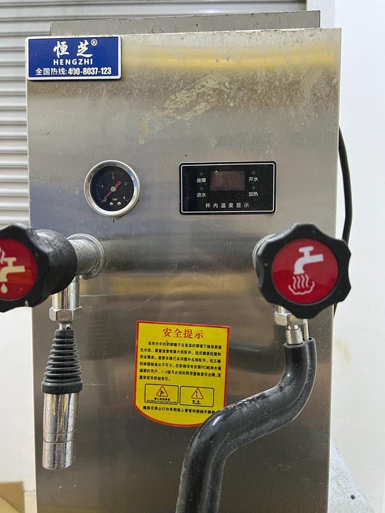Ice maker machine & hot water dispenser, TV & Home Appliances, Kitchen ...