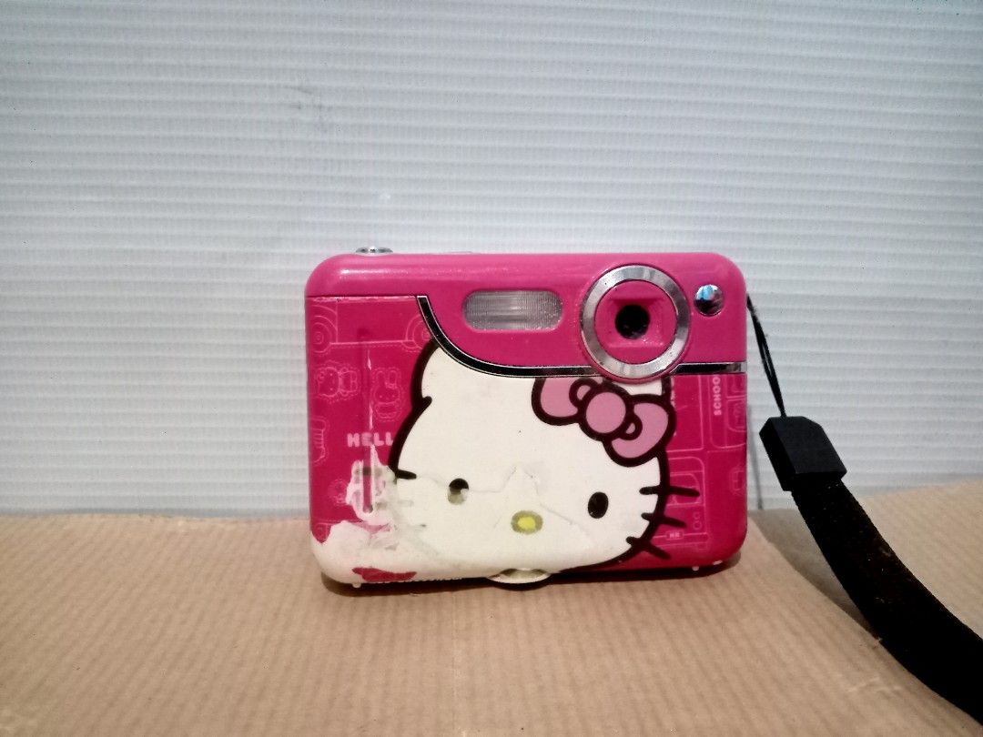 Kamera hello kitty pink(mati), Fotografi di Carousell