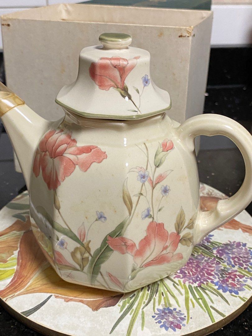 Vintage Mikasa Pink Iris tea set : teapot , set of 6 cups and saucers ...