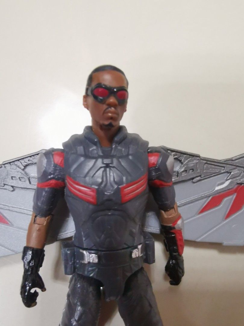 Original Marvel Legends Series Falcon with Flight Tech and Redwing, 3. ...