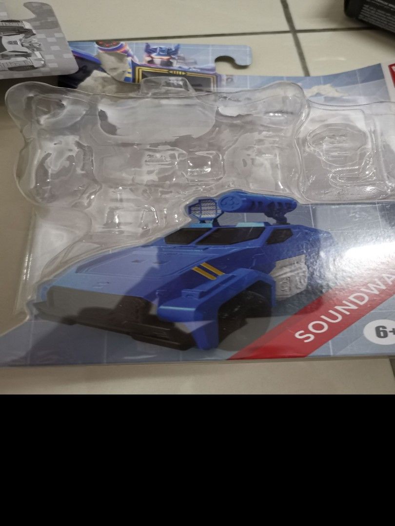 Original Transformers TRA Authentics Alpha Soundwave, Hobbies & Toys ...