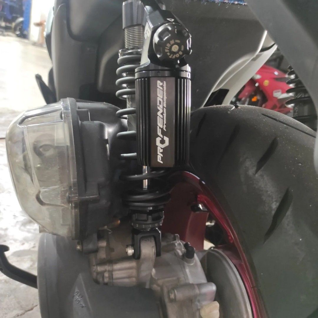 PROFENDER XSERIES STANDARD BLACK ON AEROX V2, Motorcycles, Motorcycle ...