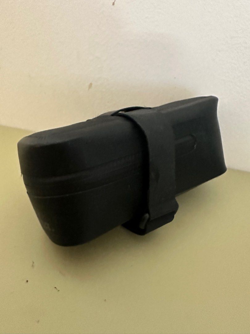 Rapha Saddle Bag (Small), Sports Equipment, Bicycles & Parts, Parts & Accessories on Carousell