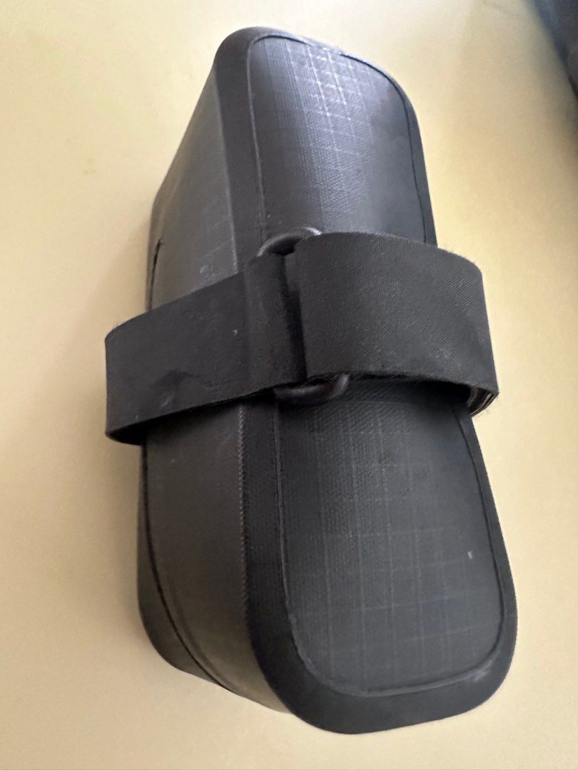 Rapha Saddle Bag (Small), Sports Equipment, Bicycles & Parts, Parts & Accessories on Carousell