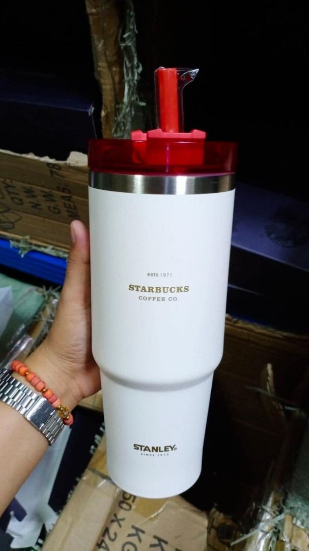 STANLEY!LIMITED EDDITION COLAB! Starbucks x Stanley tumblers and flasks ...