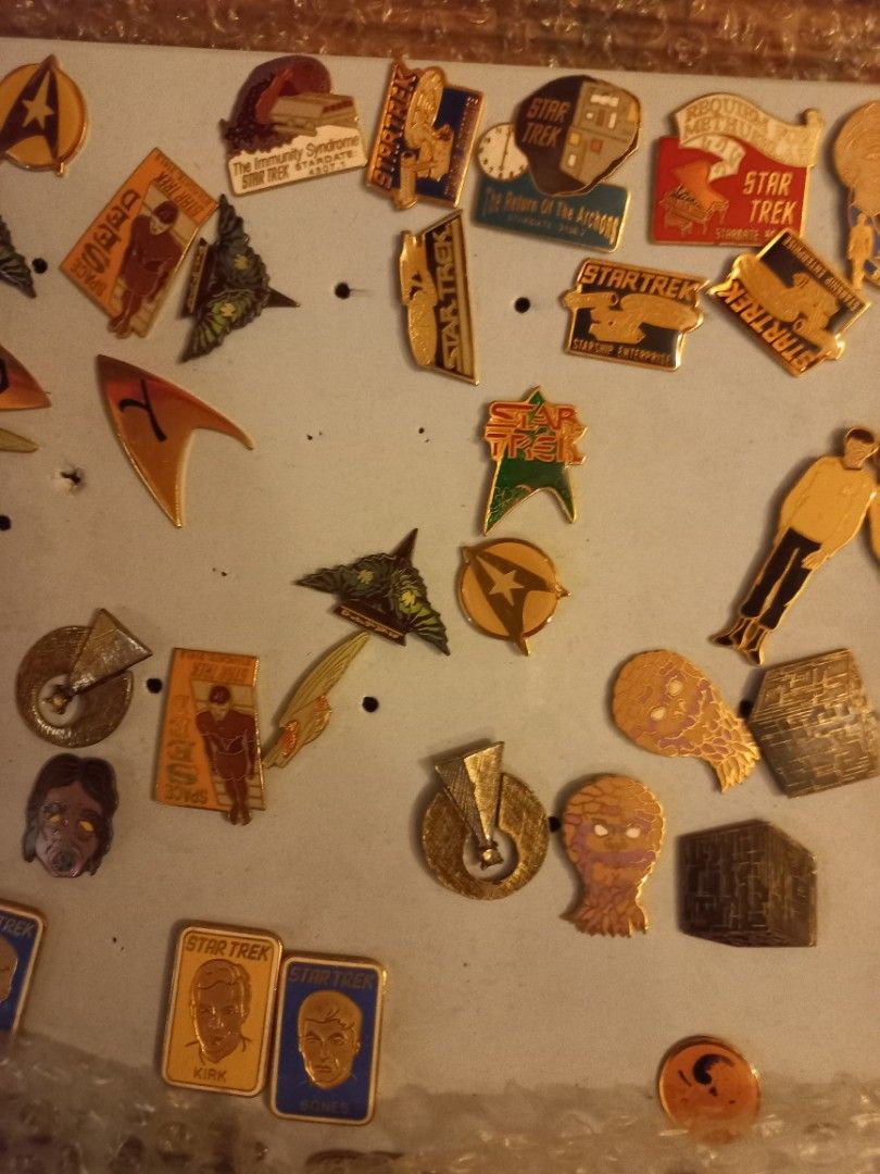 Star Trek Vintage Pins, Hobbies & Toys, Collectibles & Memorabilia ...