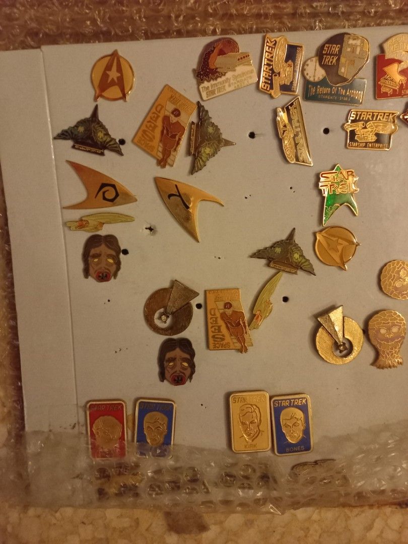 Star Trek Vintage Pins, Hobbies & Toys, Collectibles & Memorabilia ...