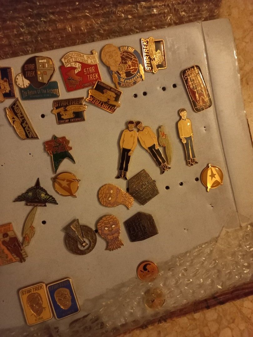 Star Trek Vintage Pins, Hobbies & Toys, Collectibles & Memorabilia ...