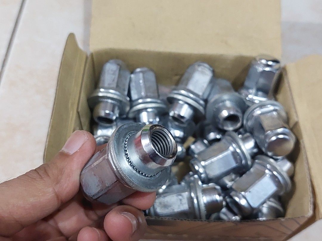 Toyota Washer Type Original Long Lugnuts for hiace commuter hilux ...