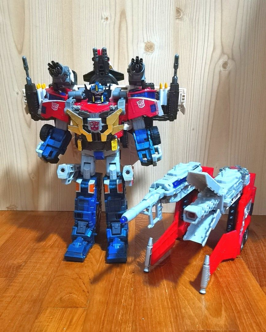 Transformers Universe Galaxy Force Optimus Prime and Sonic Bomber Wing ...