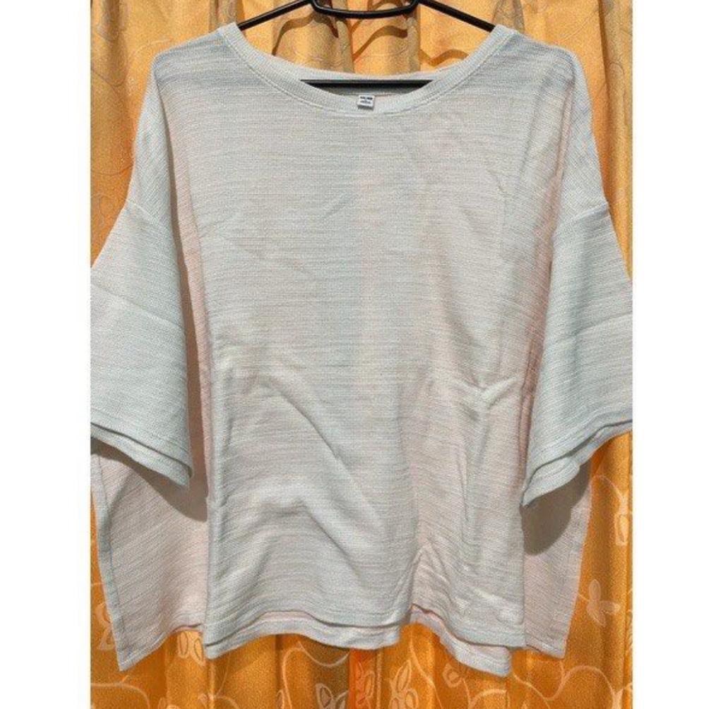 Uniqlo basic oversize tshirt, Women's Fashion, Tops, Blouses on Carousell