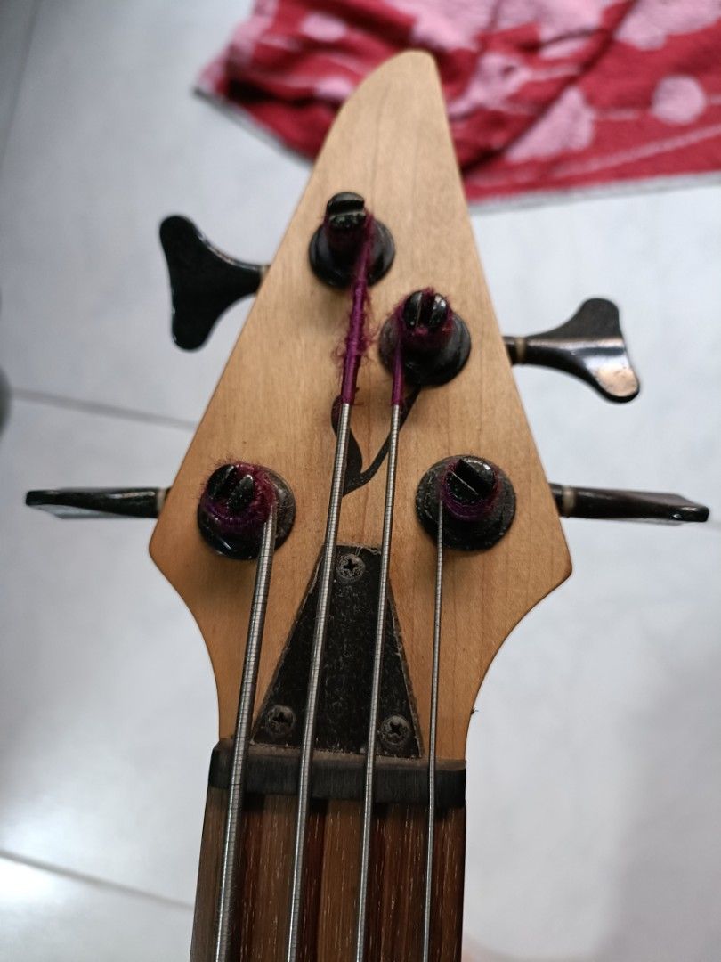 Vantage Fretless Bass (Made In Korea), Hobbies & Toys, Music & Media ...