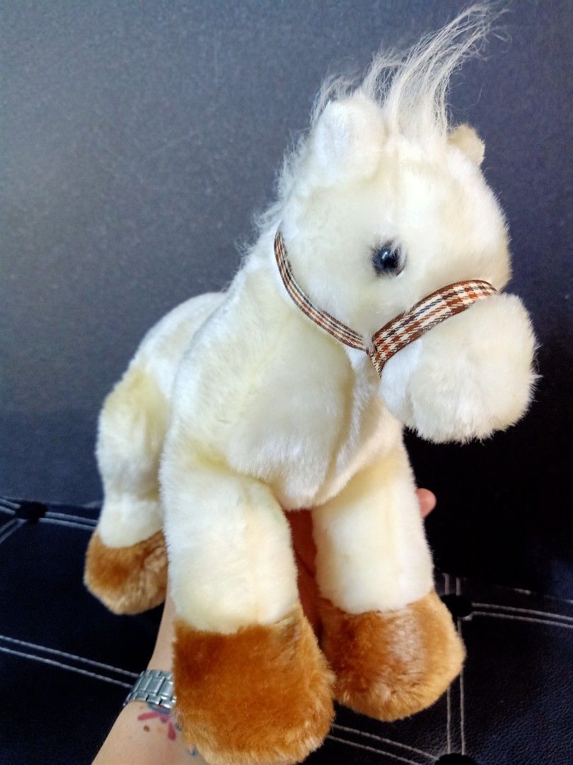 VERY BEAUTIFUL REALISTIC HORSE, Hobbies & Toys, Toys & Games on Carousell