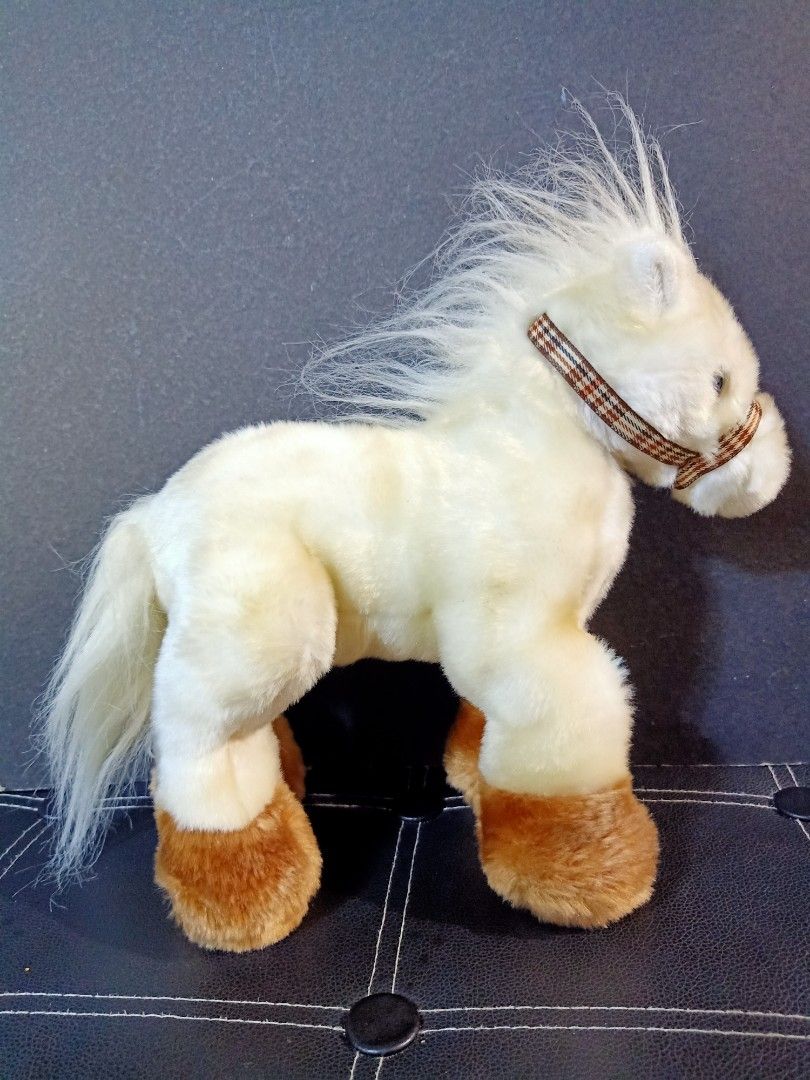 VERY BEAUTIFUL REALISTIC HORSE, Hobbies & Toys, Toys & Games on Carousell