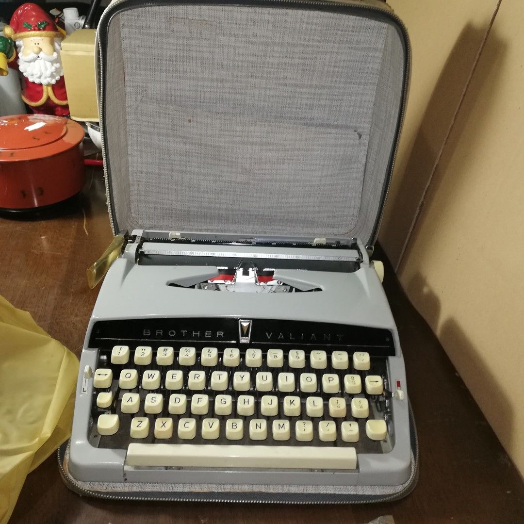 vintage brother valiant typewriter, Hobbies & Toys, Memorabilia & Collectibles, Vintage ...