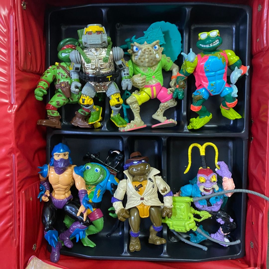 VINTAGE Teenage Mutant Ninja Turtles Collectors Case + 8 action figures ...