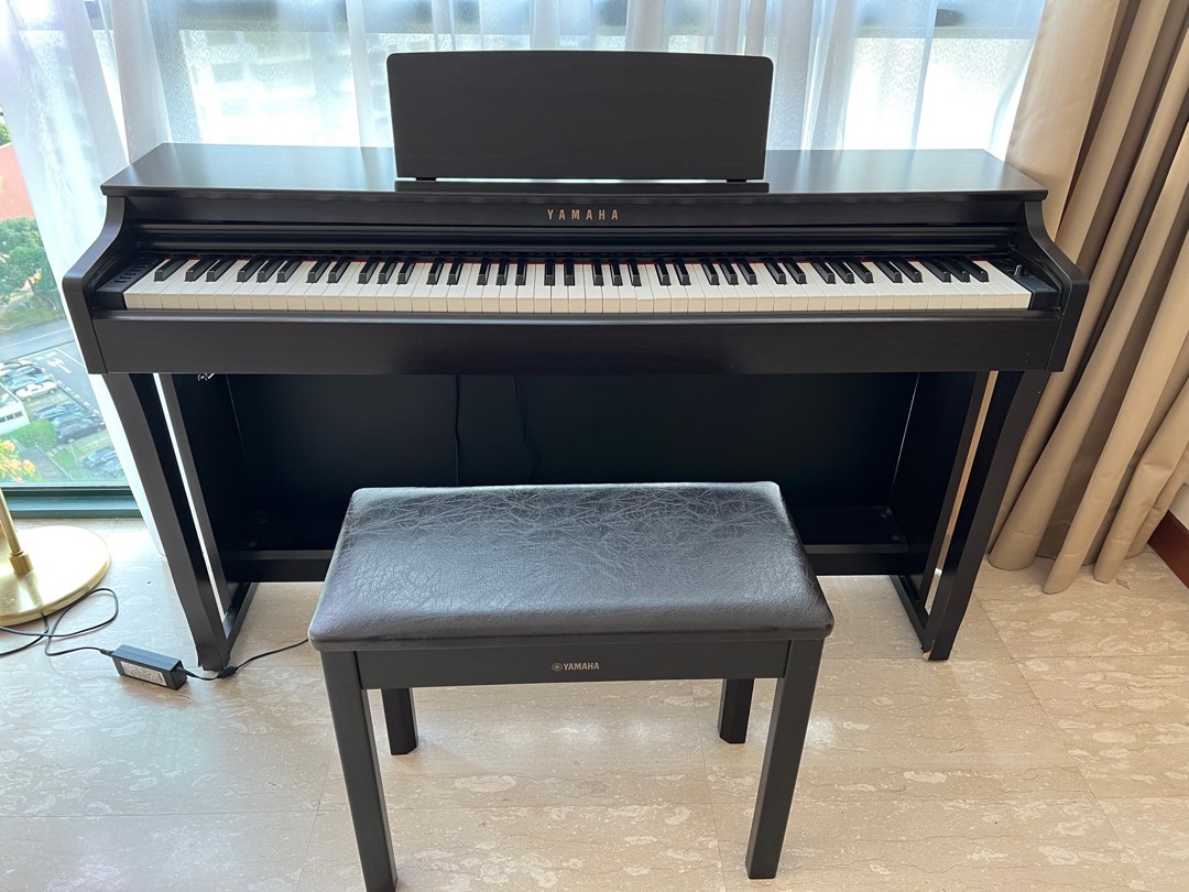 Yamaha Clavinova CLP 625 piano with bench, Hobbies & Toys, Music ...