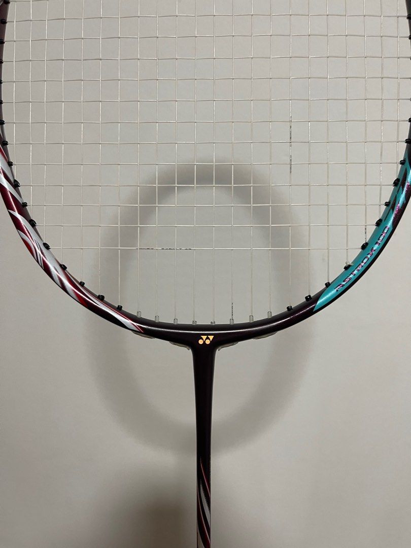Yonex Astrox 100zz Kurenai 4UG5 NOT LI NING VICTOR, Sports Equipment ...