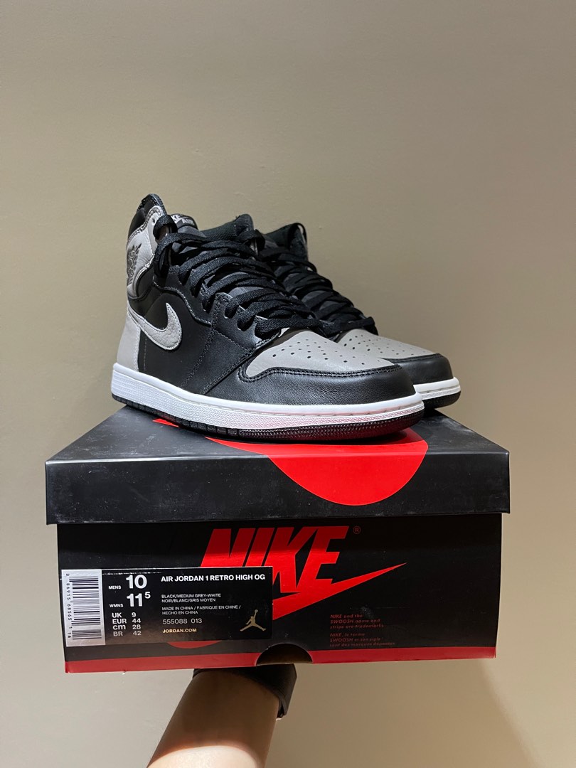 Air Jordan 1 retro shadow, Men's Fashion, Footwear, Sneakers on Carousell