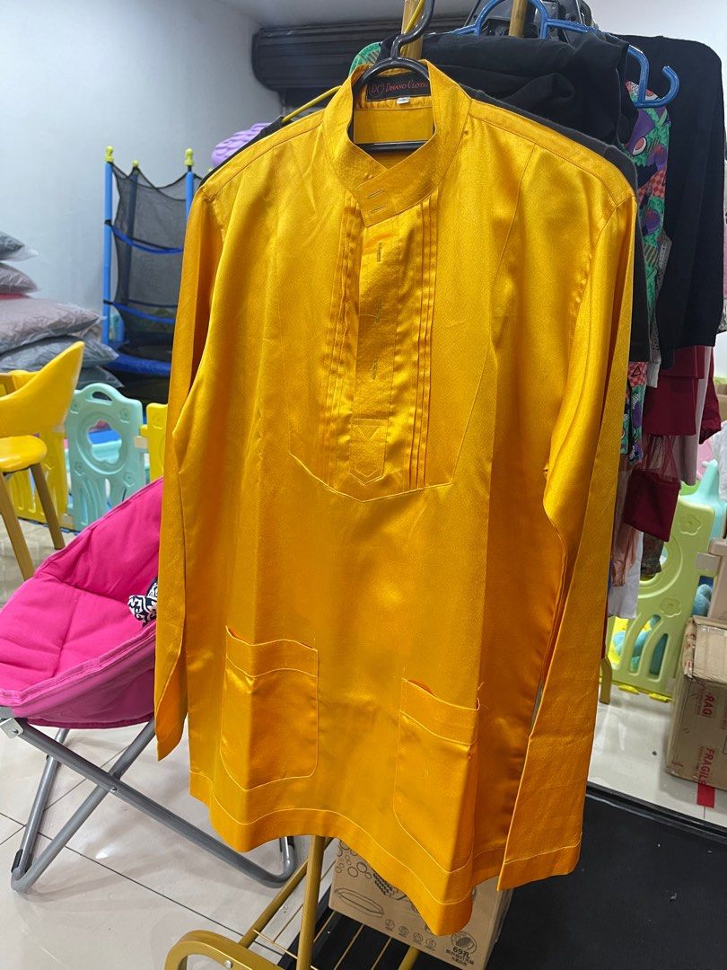 Baju Melayu moden emas dan seluar, Men's Fashion, Muslim Wear, Baju ...